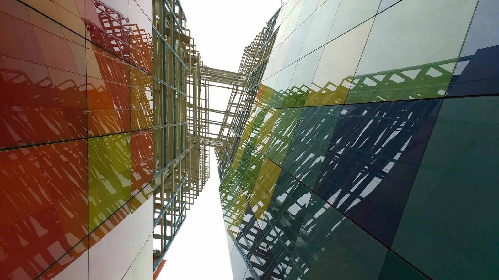 SentryGlas® interlayers for vibrant multi-coloured monument